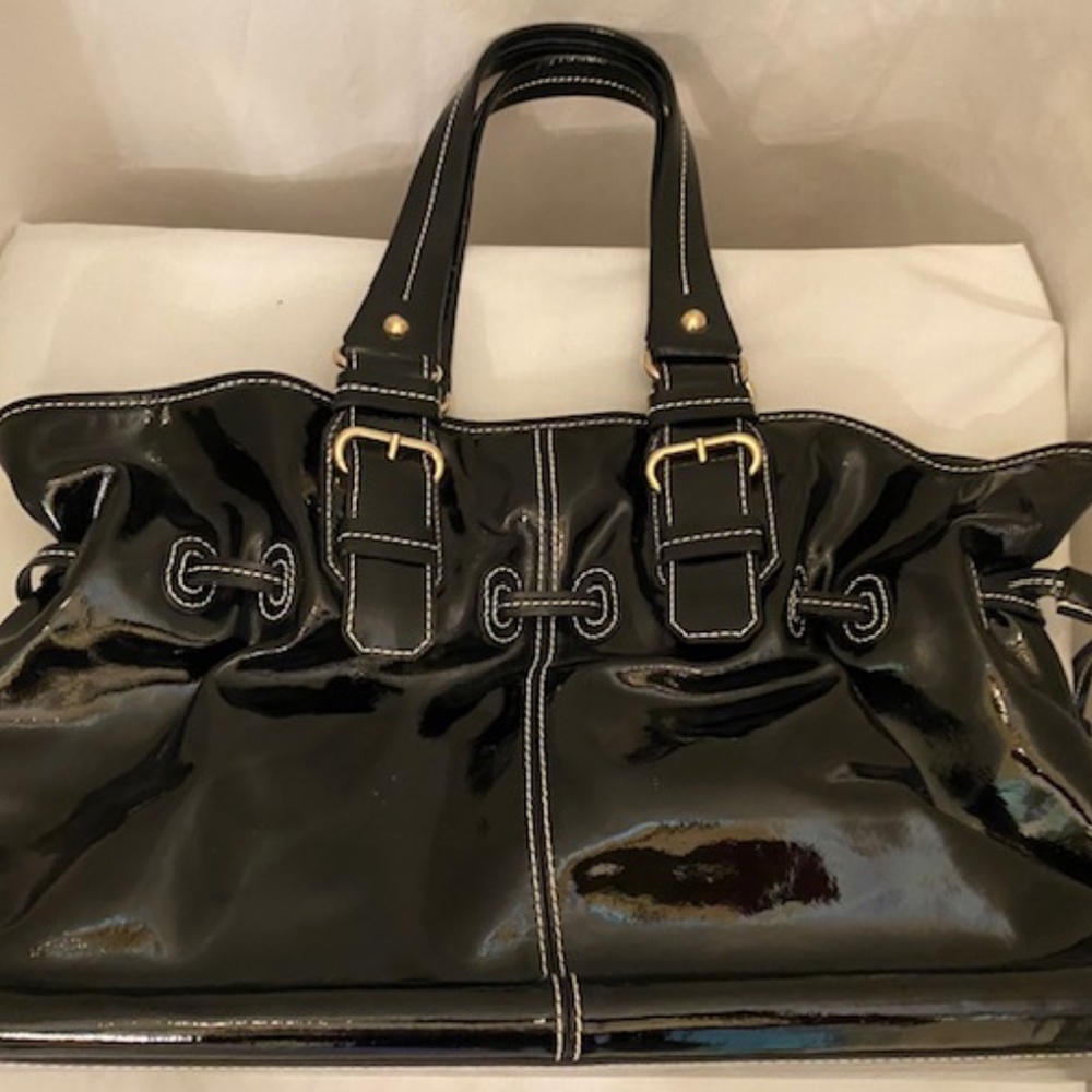 Authentic Dooney And Bourke Patent Leather Purse - Gem